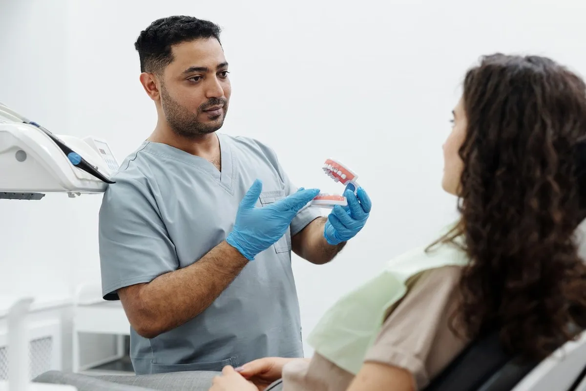 12 Warning Signs of a Bad Dentist and How to Avoid Scams | NewMouth